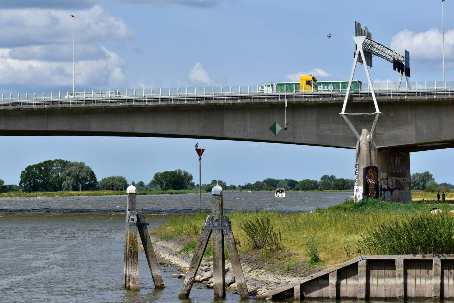 How Underwater Construction Supports Marine Infrastructure